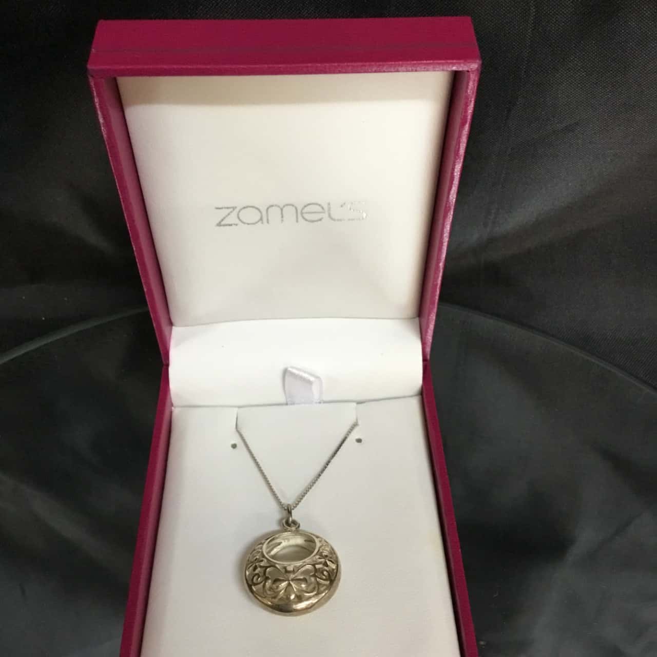 *LAST CHANCE* Sterling Silver Chain & Pendant Hallmarked 925(s)