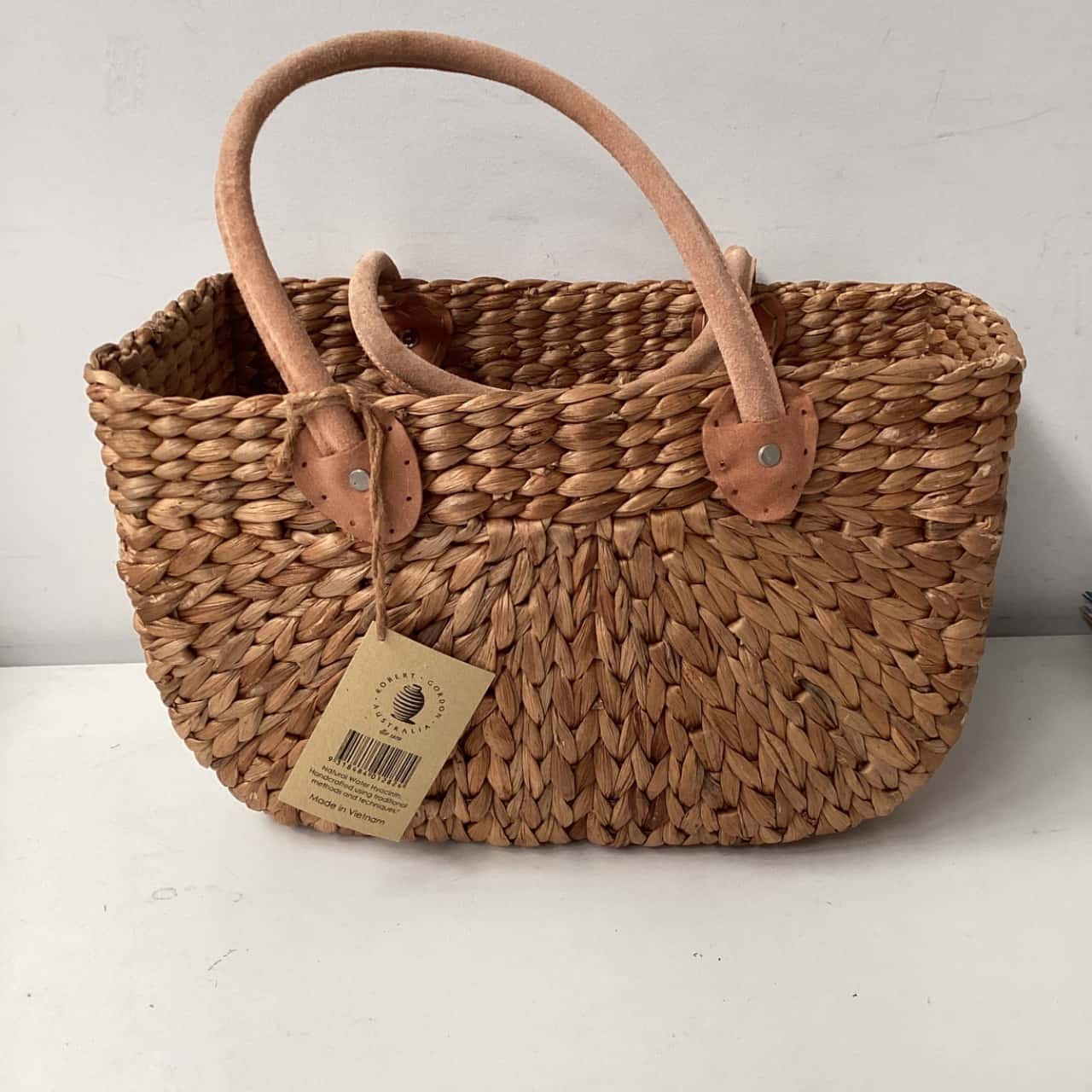 Robert Gordon -water hyacinth market Basket Natural (s)