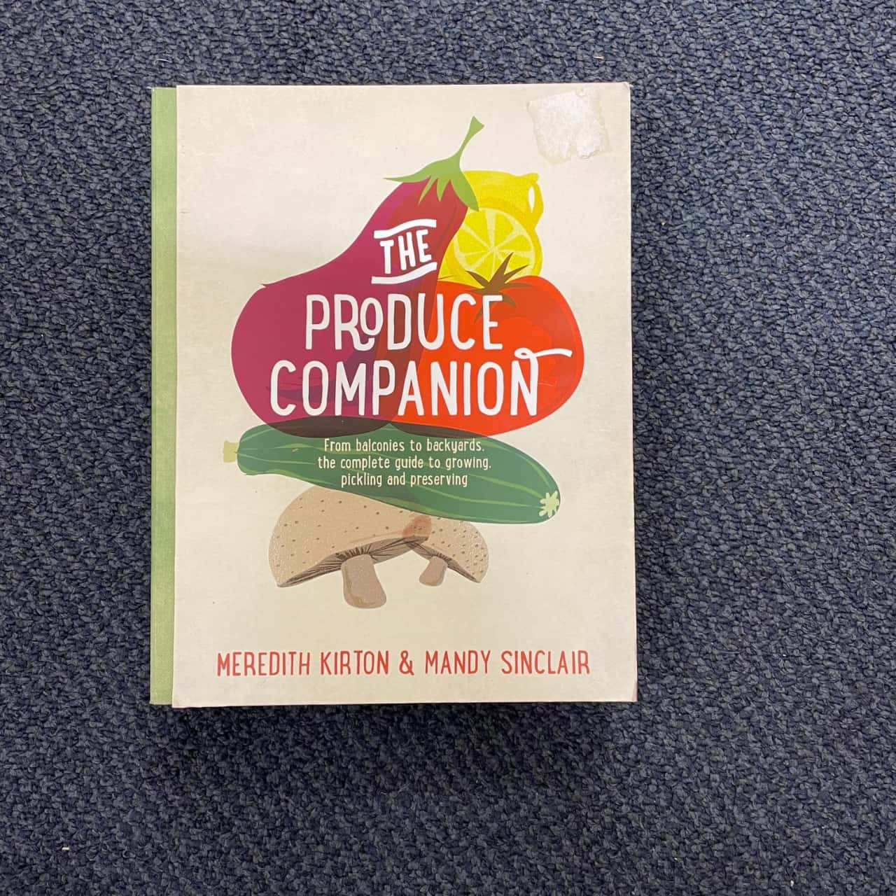 Book: The Produce Companion. (s)