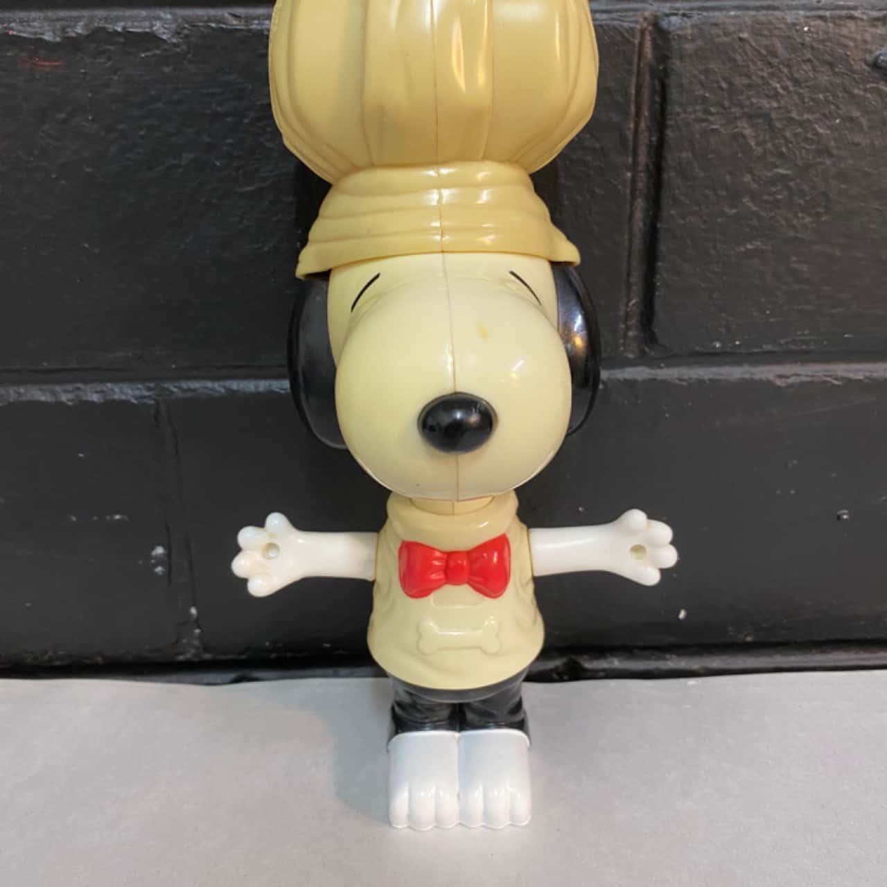 24cm Plastic Snoopy Figurine