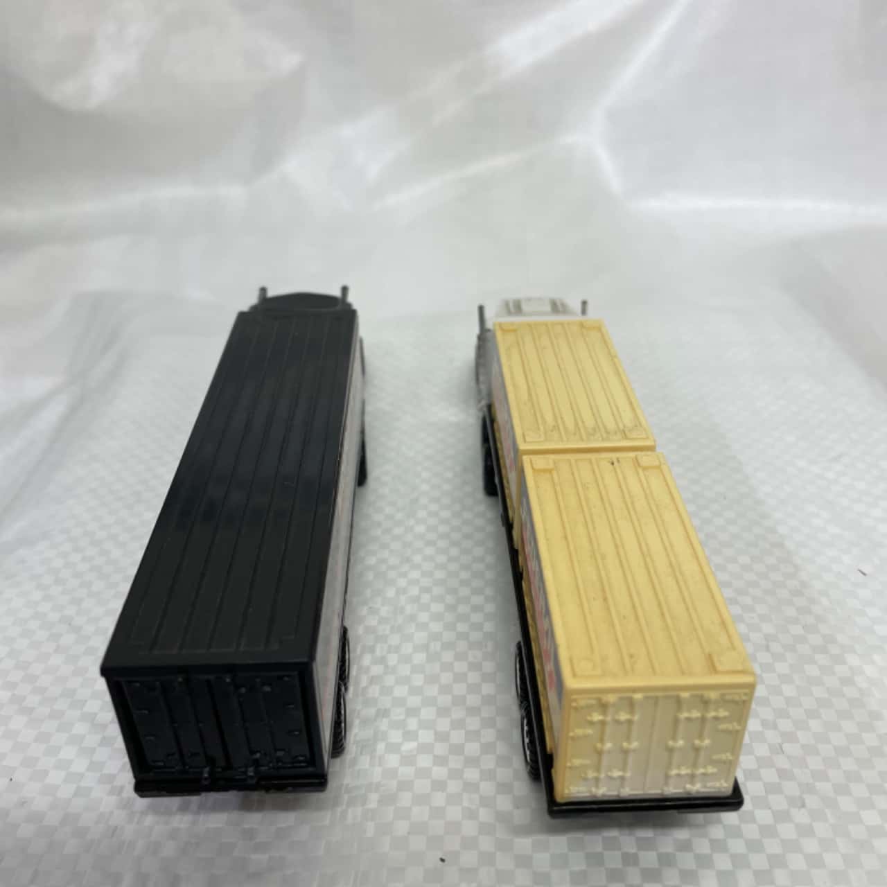 Matchbox Convoy x2 Federal Express & Midnight X-Press Diecast(s)