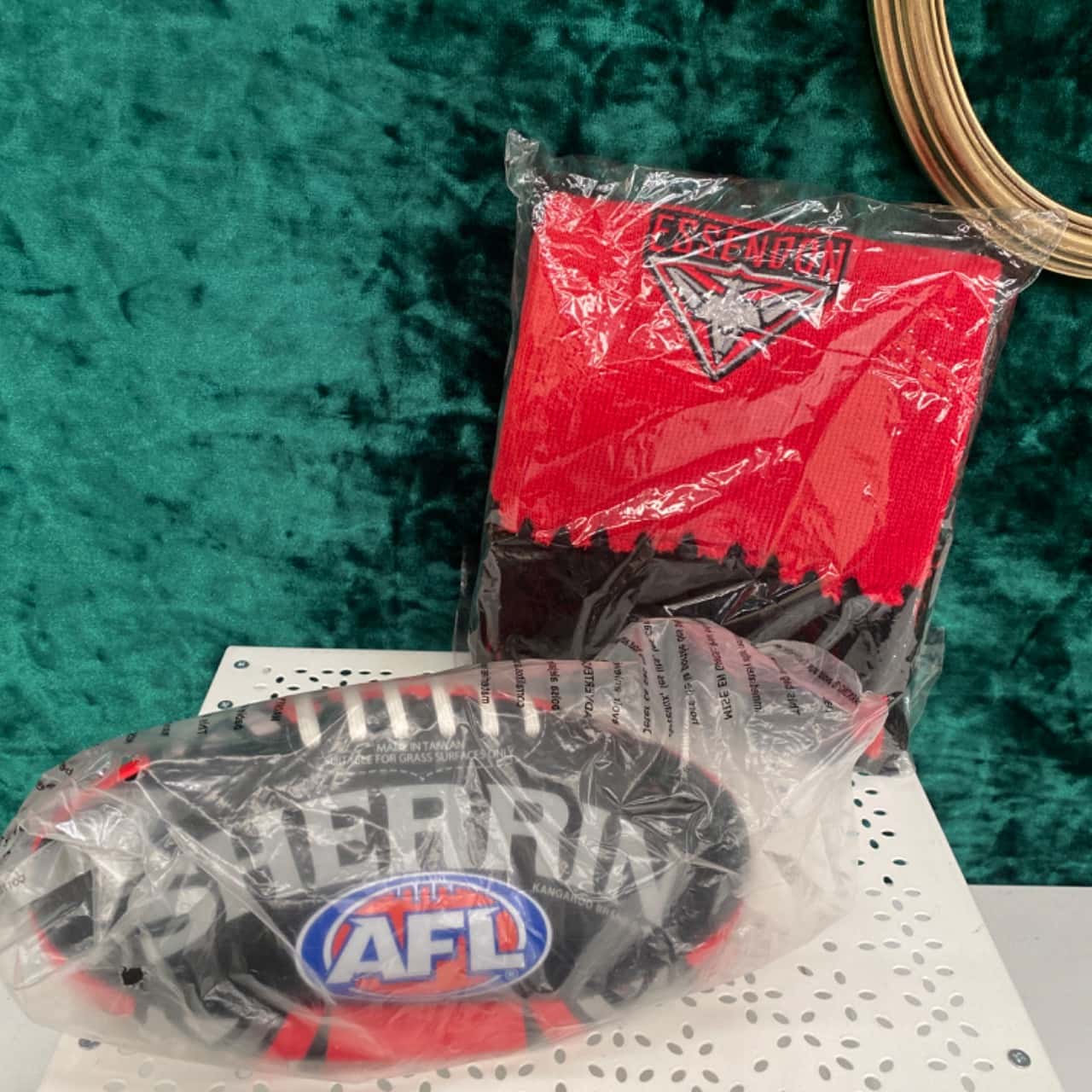 AFL Essendon 2020 Scarf & Football