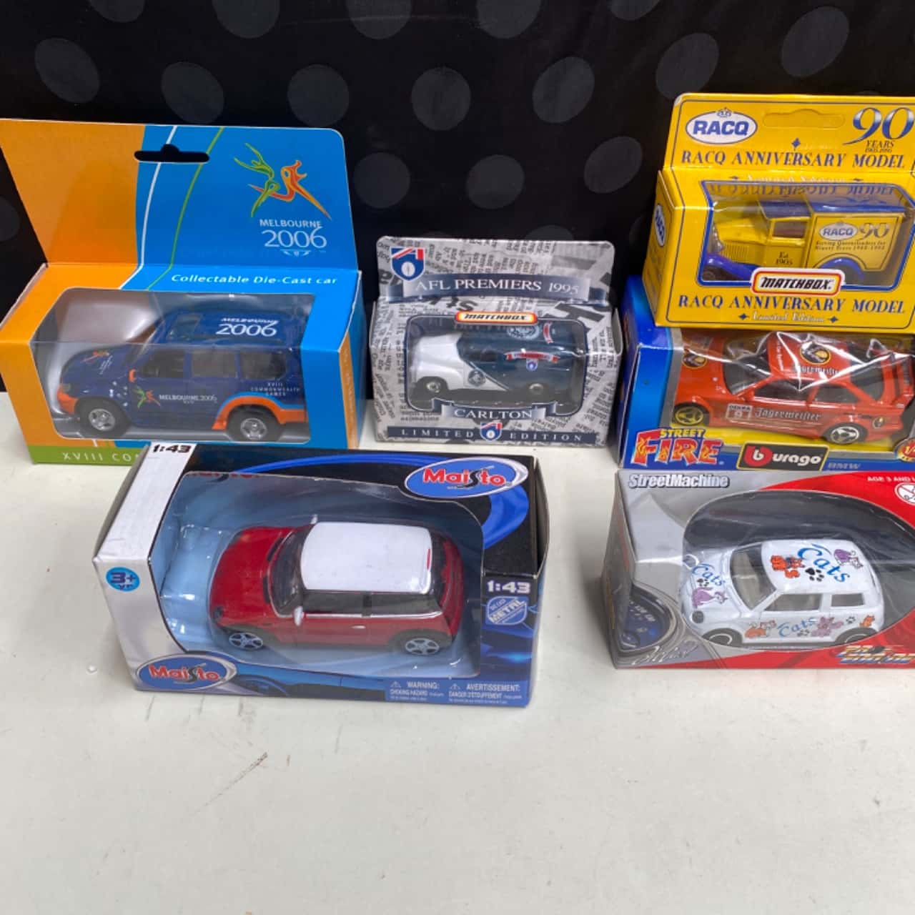 Assorted cars x 6(s)
