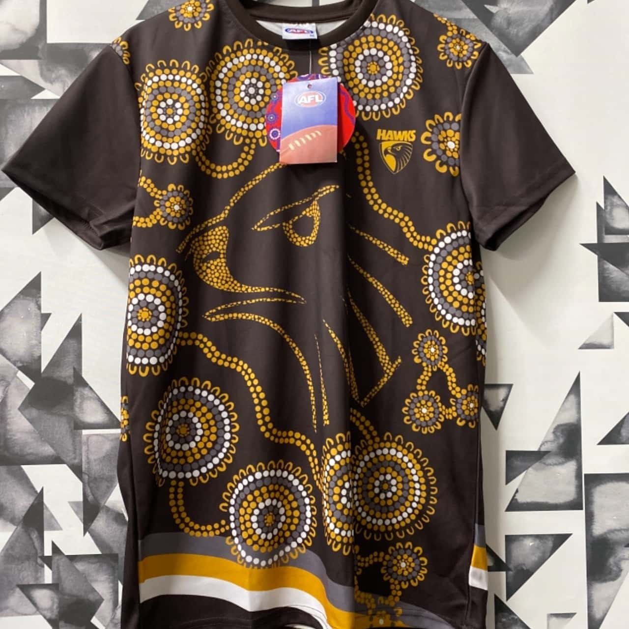 AFL Unisex Size M hawthorn indigenous top new (s)