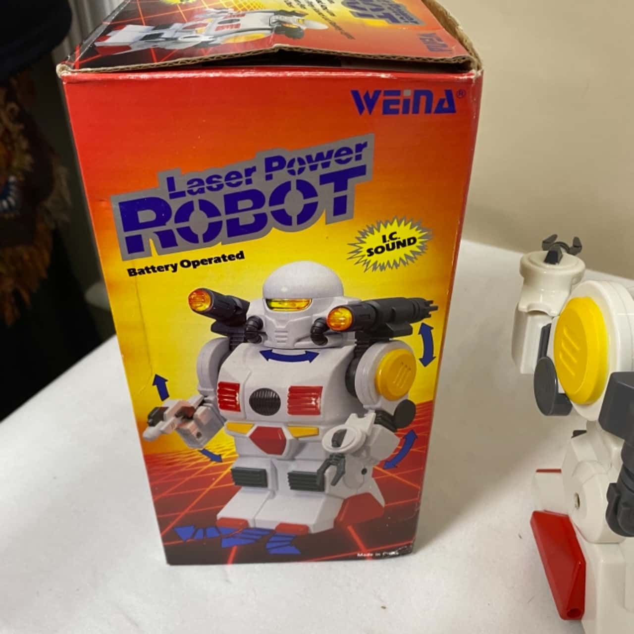 Vintage 1992 Weina Laser Power Robot(s)