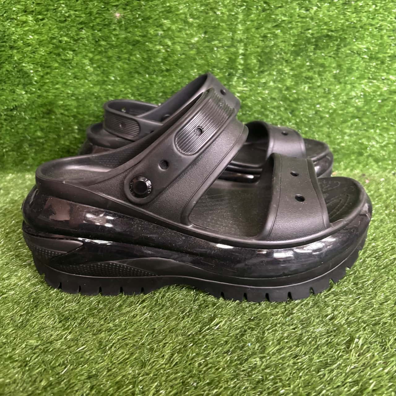 Crocs Black Crush Sandal Size 9 Women’s (7 Men’s)(s)
