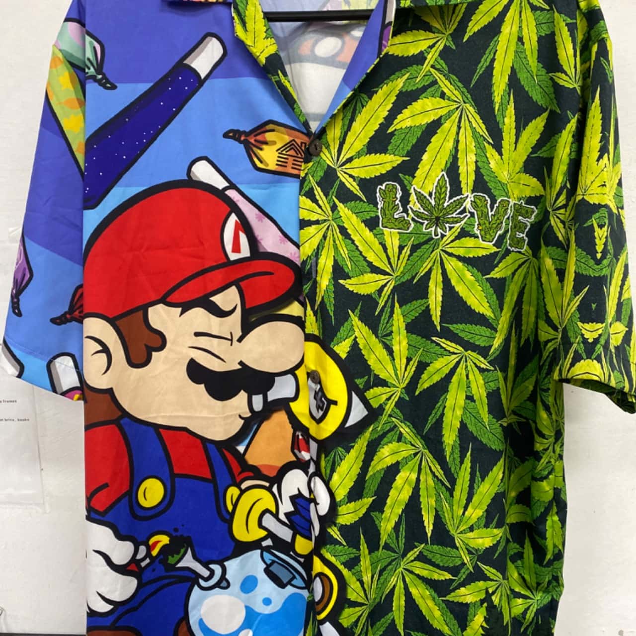 Super Mario Mens Size XL Short Sleeve Shirt Multicoloured