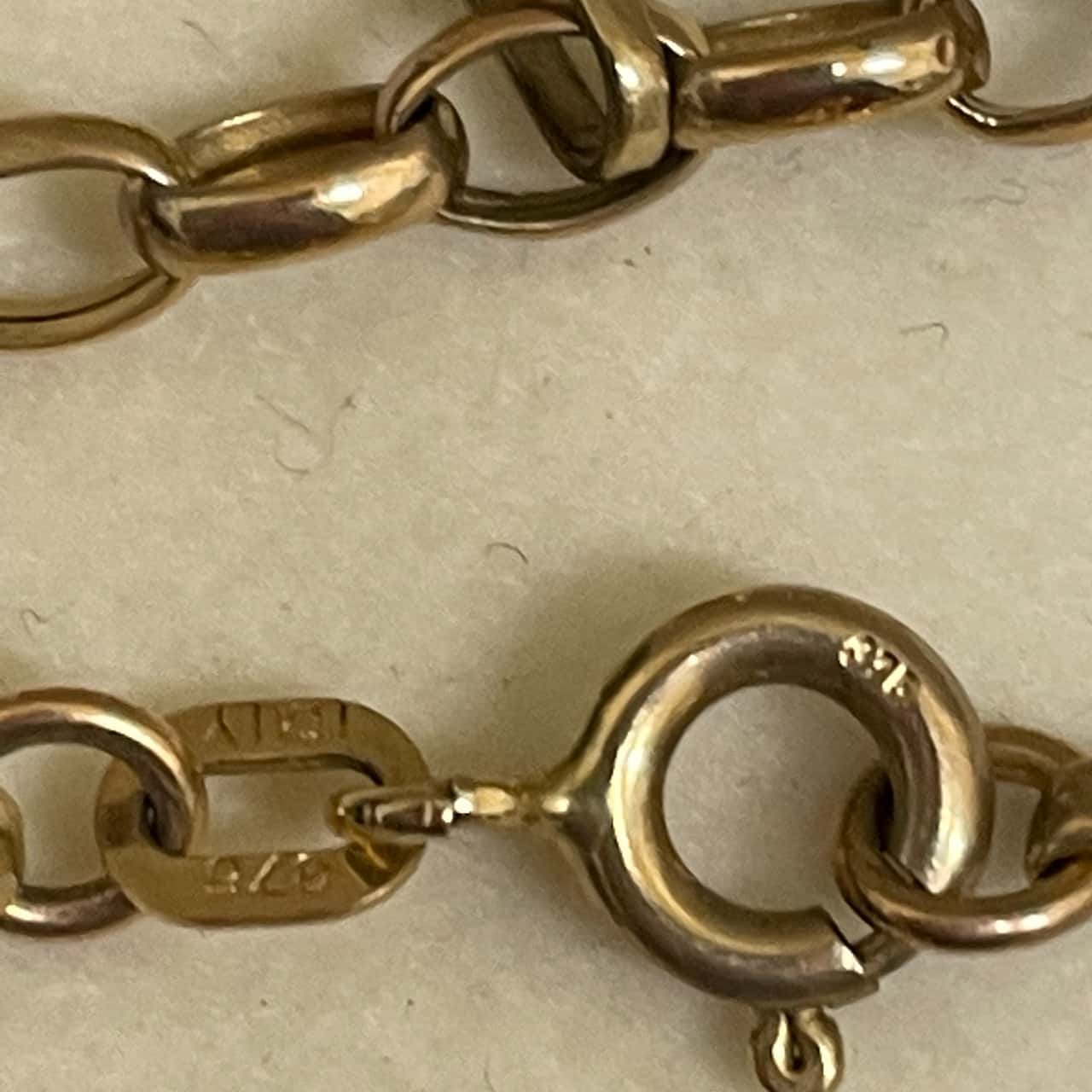 Women's 9ct Gold (stamped 375) Bracelet and Bracelet Charms (s)