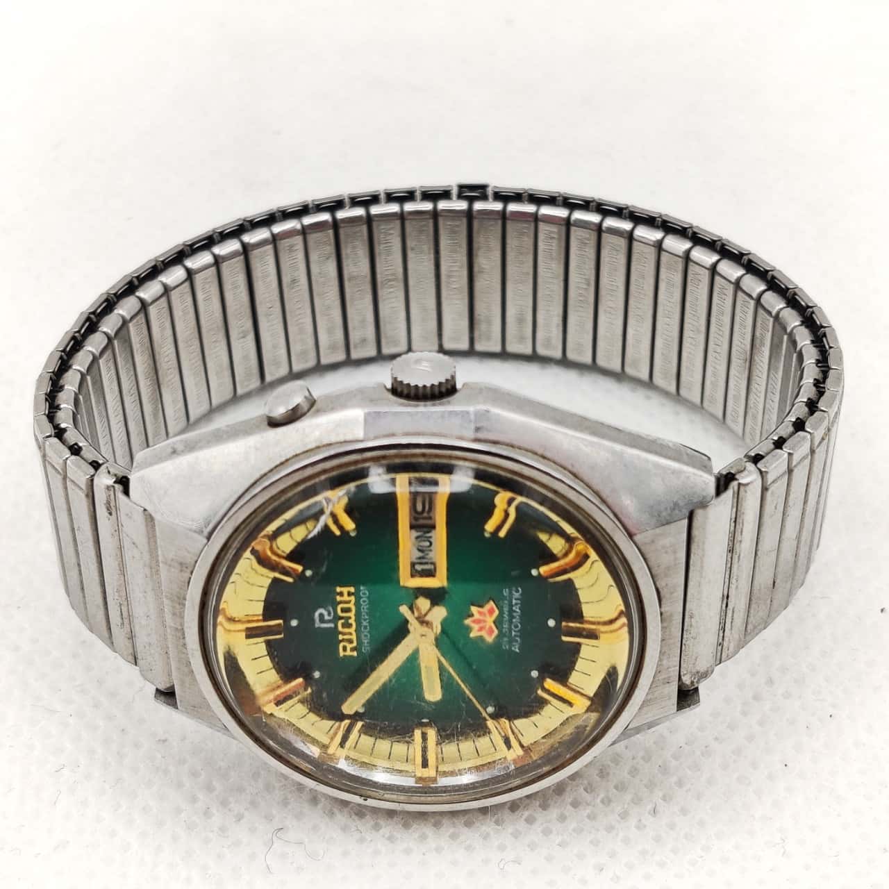 Ricoh Automatic Watch With Day/Date & Stainless Steele Expanding Band(s)