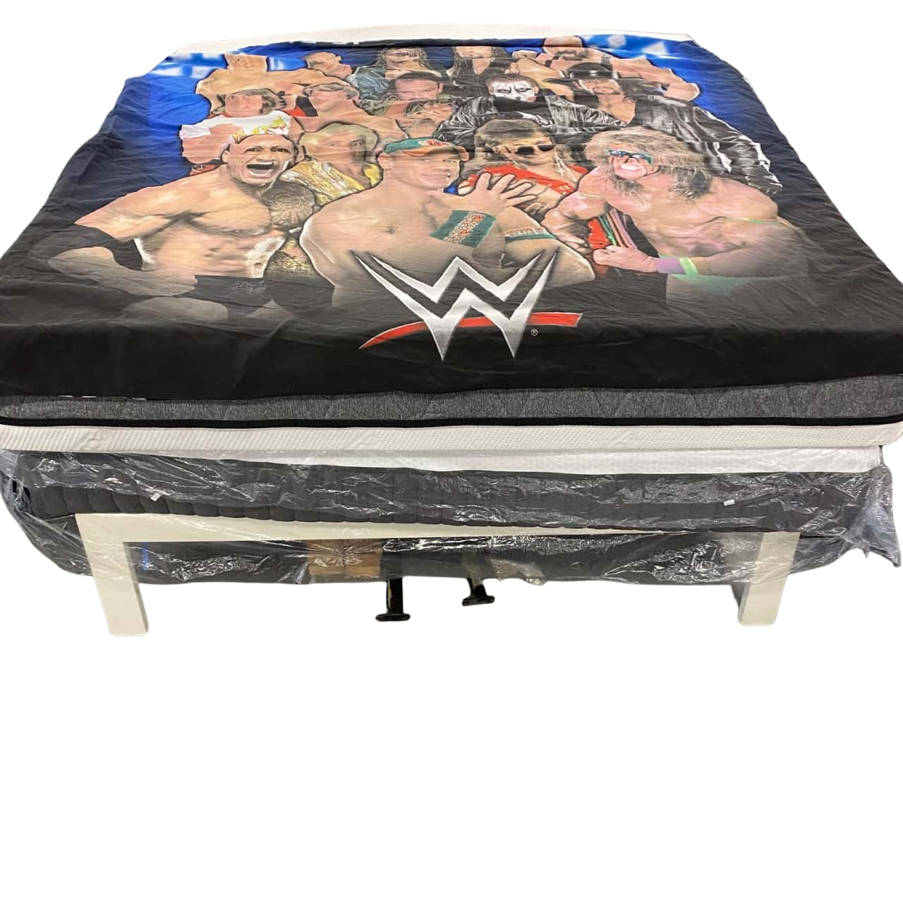 Queen Quilt Cover + 2 Pillowcases WWE(s)