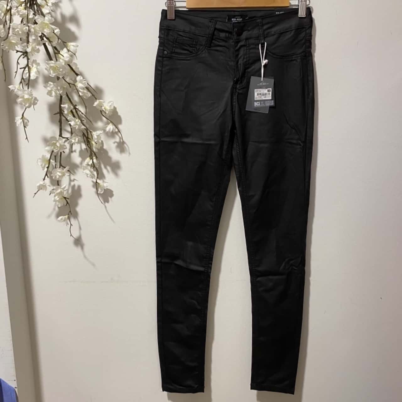 Factorie Womens Size 10 Black Shine Skinny Jean