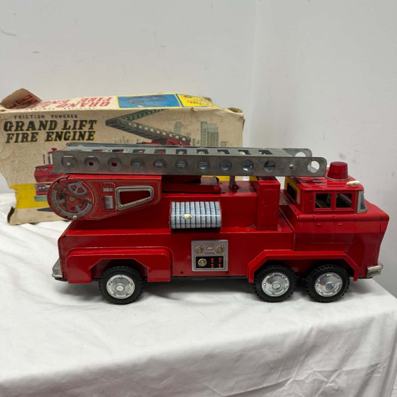 Vintage Friction Powered Grand Lift Fire Engine Made in Japan From Tin(s)
