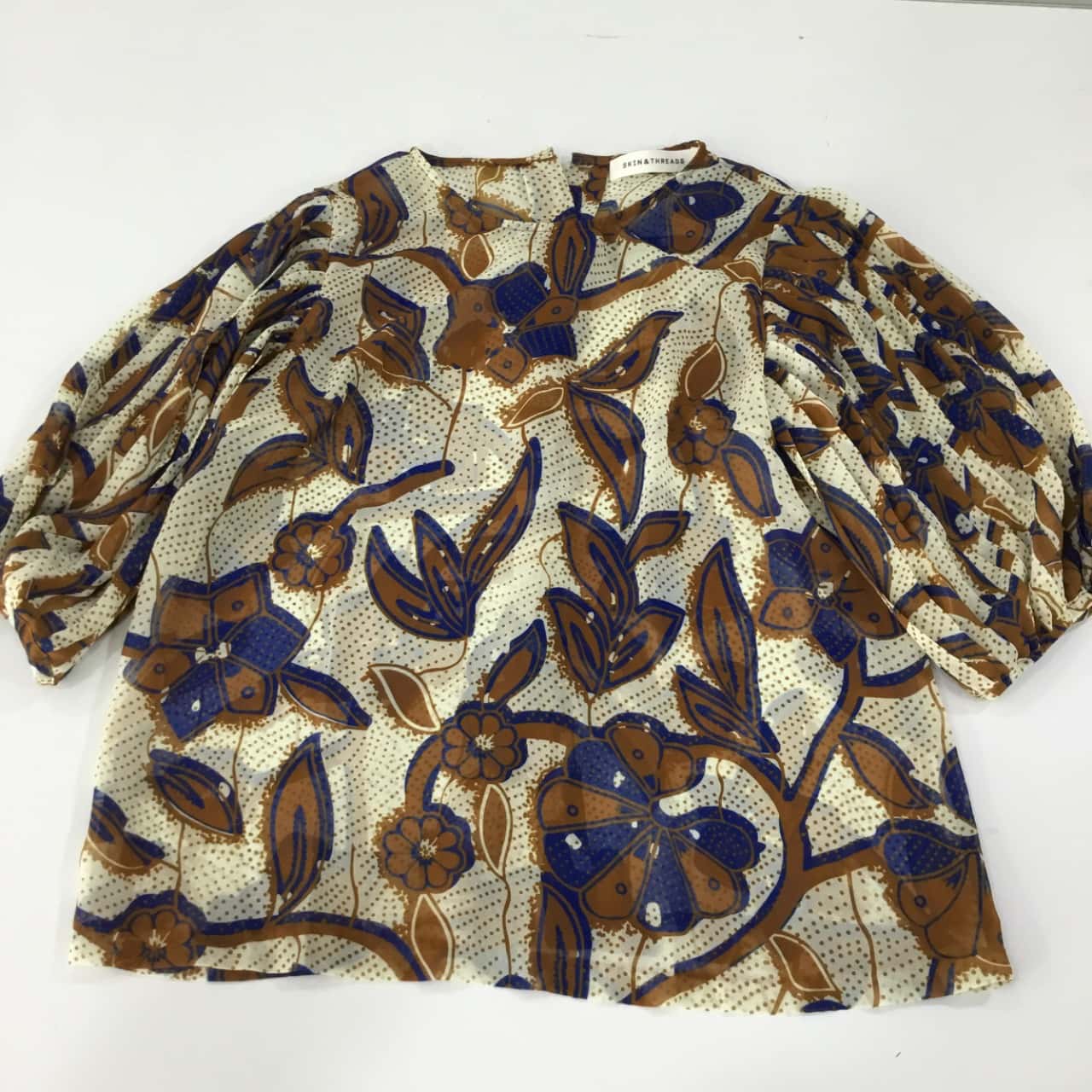 Skin & Threads Summer top(s)