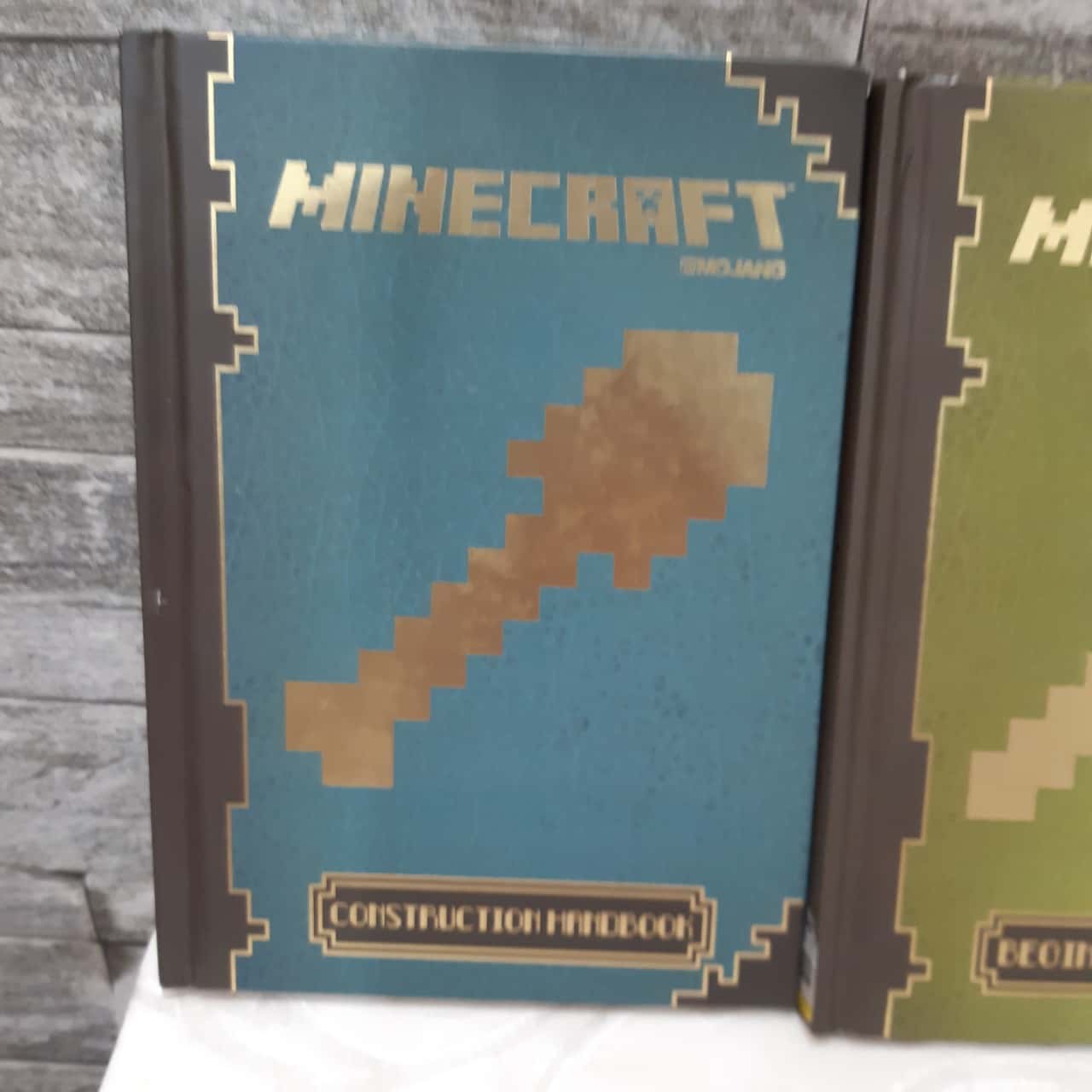 3x Minecraft handbooks