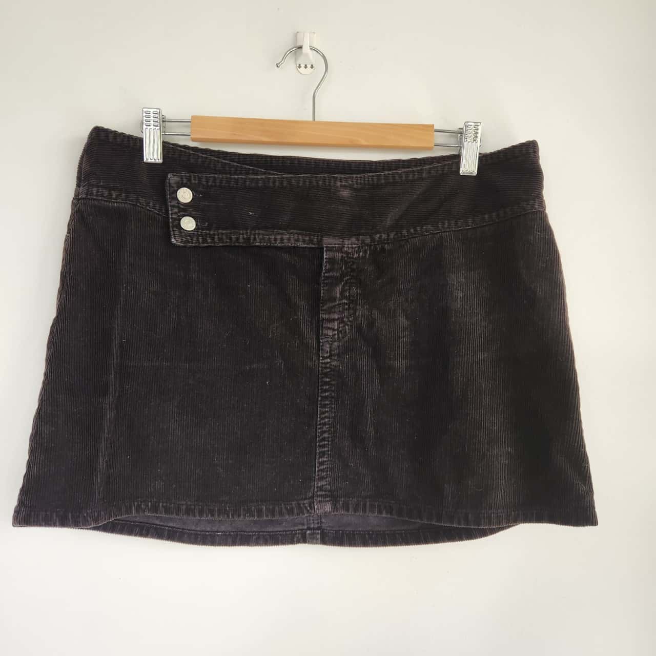 2000s Sisley Black Corduroy Mini Low Rise Skirt Size 12 / 40 / L (s)