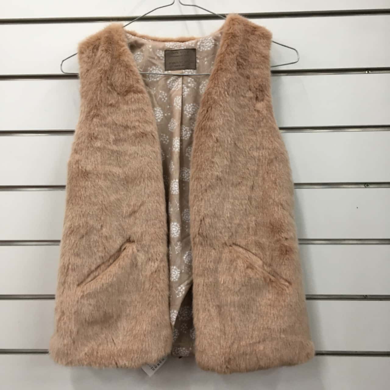 Zara Girls Faux Fur Vest 9/10(s) - New Without Tags | Salvos Stores