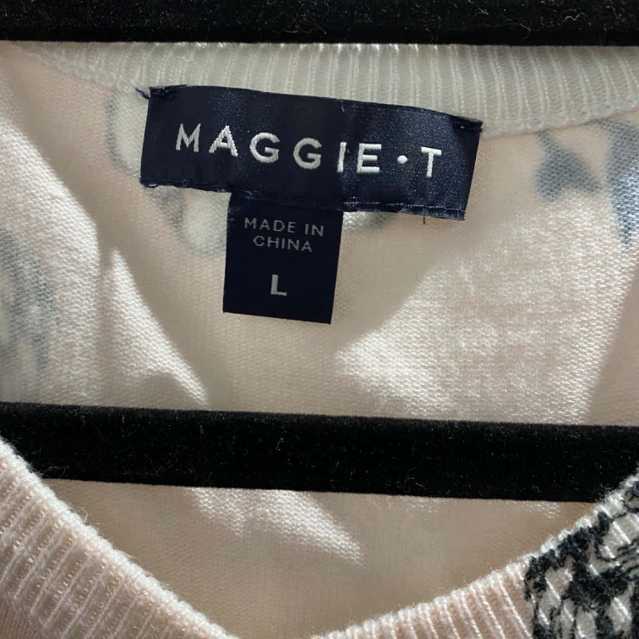 Maggie T . Womens . Size L. Cardigan. Floral Pink Long sleeve. (s)