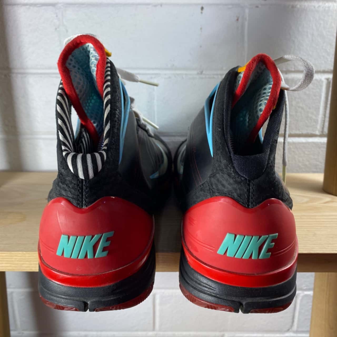 Nike Mens Sidney Deane x Hyperize Sneakers Size 10.5 / 9.5 Black / Red (s)