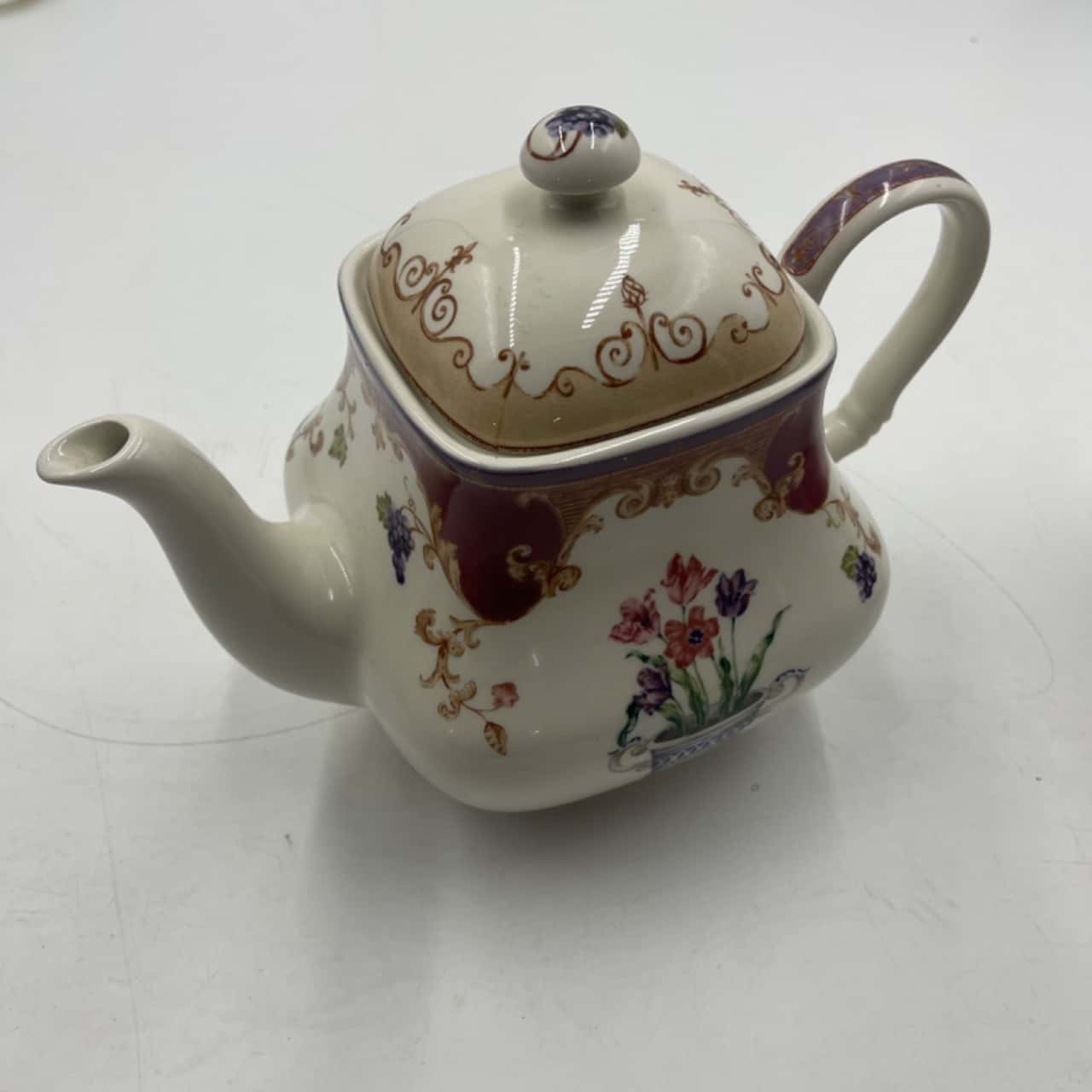 Queen’s Est. 1795 Hampton Court Palace Teapot, Gravy boat jug and sugar ...