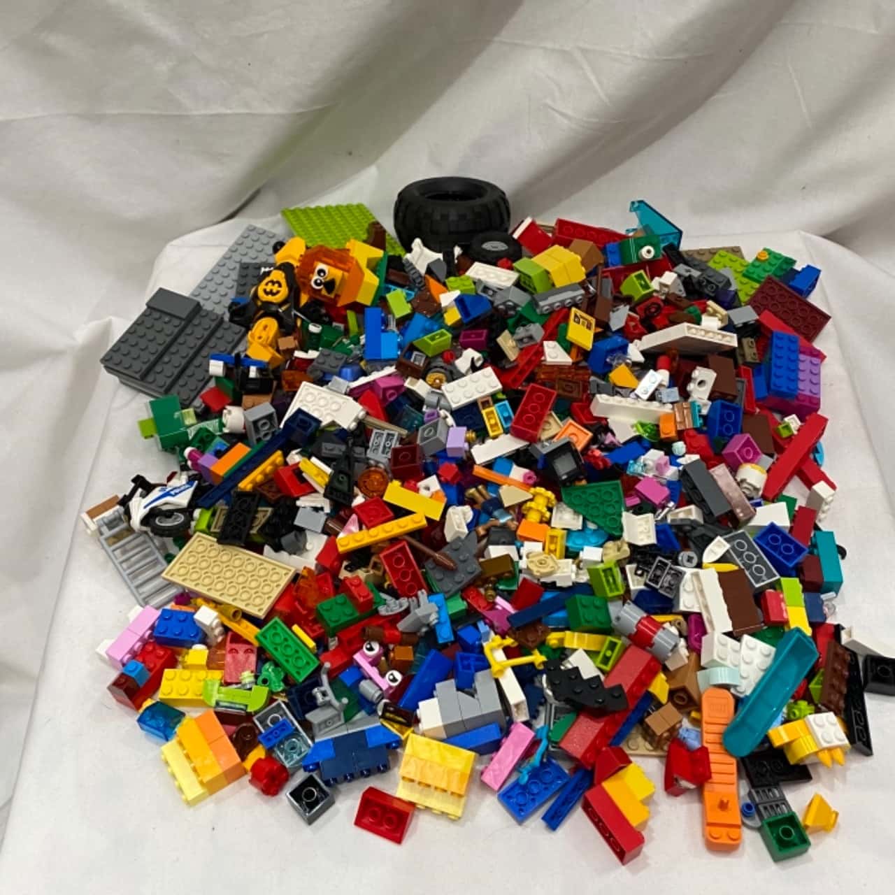 5kg MIXED BUNDLE LOT OF LEGO LUCKY DIP (s)
