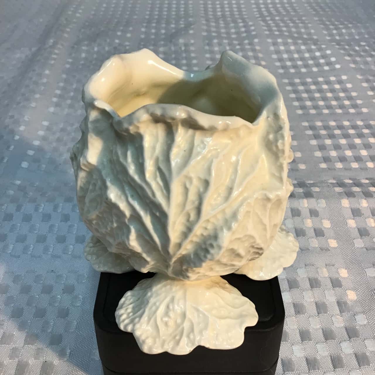 Continental porcelain vase in form of cabbage(s)