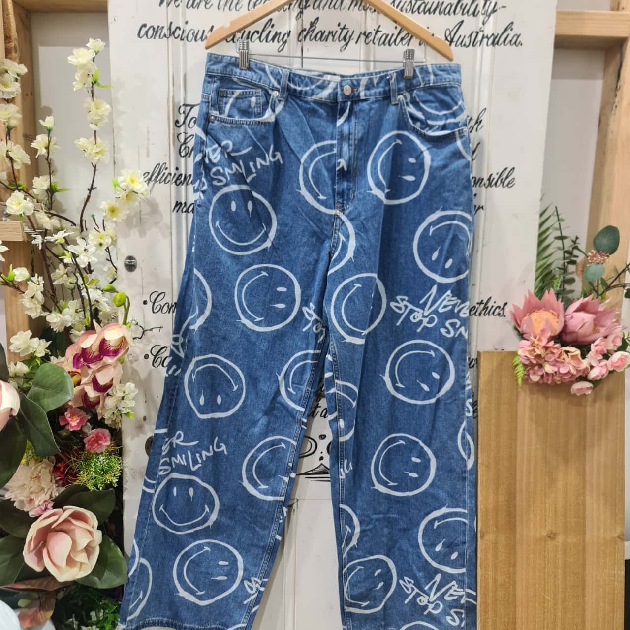 H&M BRAND! A VERY CUTE SMILELY FACE JEAN PANT Womens Size US 16 ...