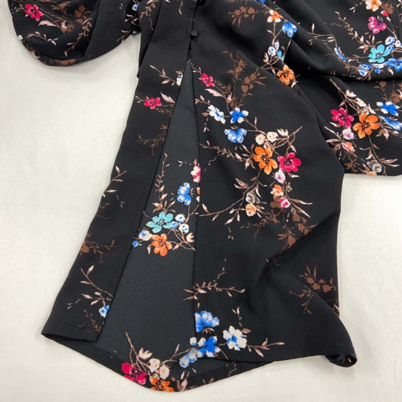 Table Eight Womens Size 16 Wide Leg Black / Floral Pants (s)