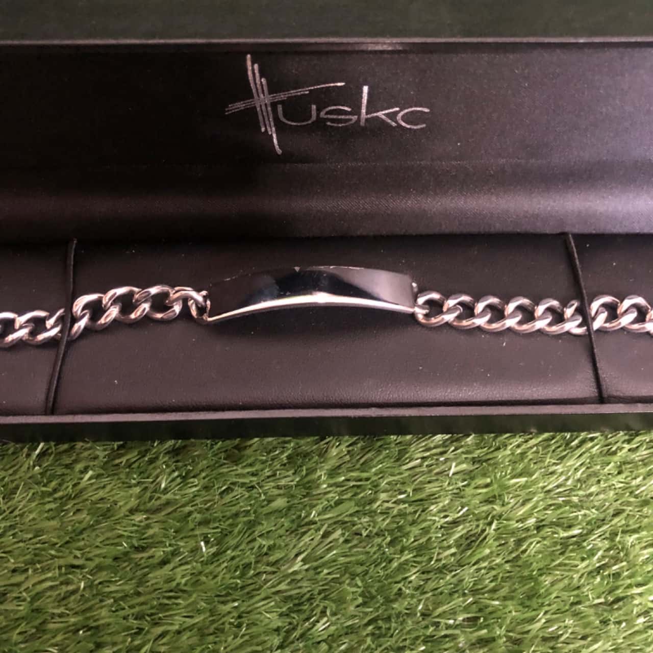 Tuskc Stainless Steel Silver Chain Bracelet (Boxed)(s)