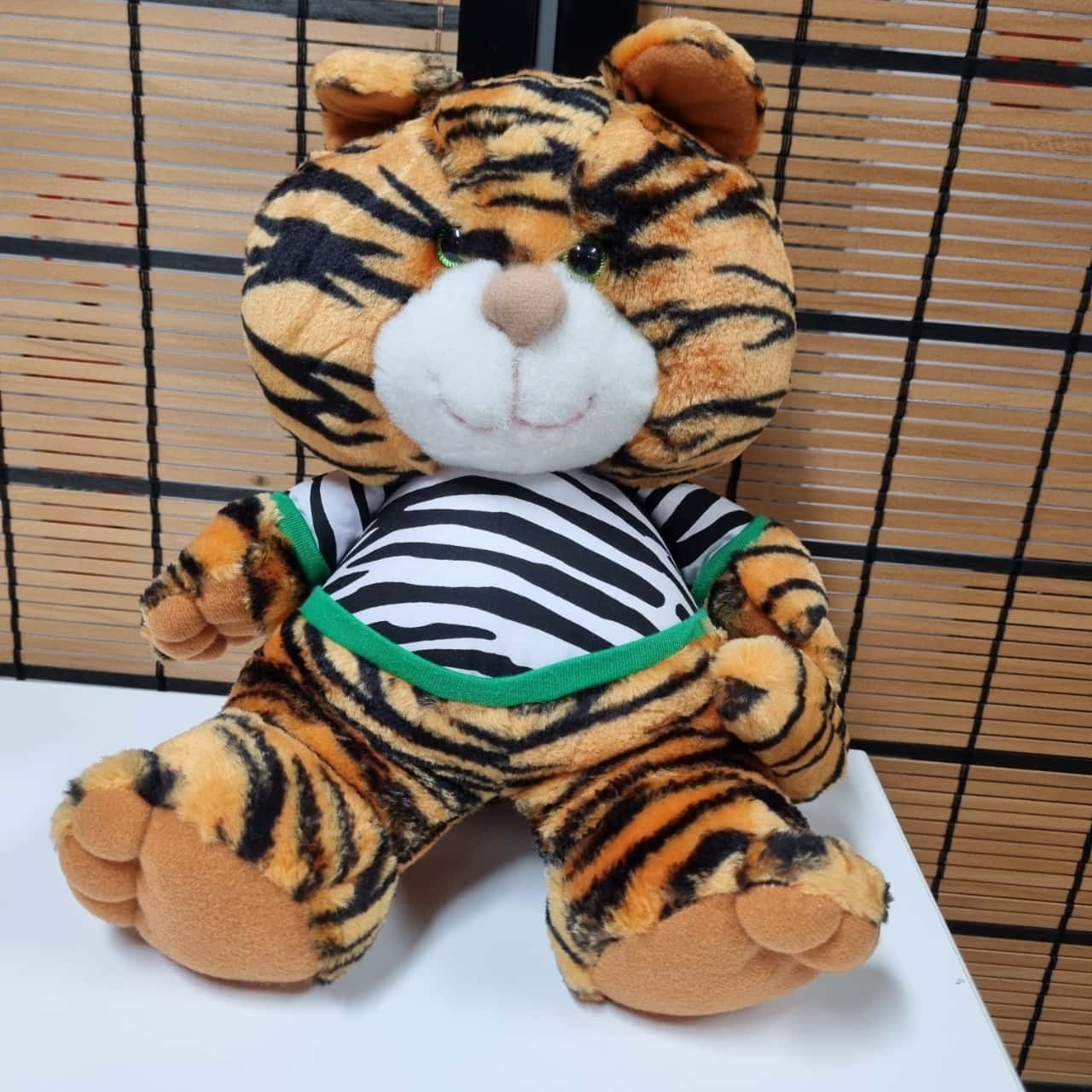 Tiger Teddy, VTG Rare, 1992 Avon, Cuddly Colby , squeeze purrs & growls ...