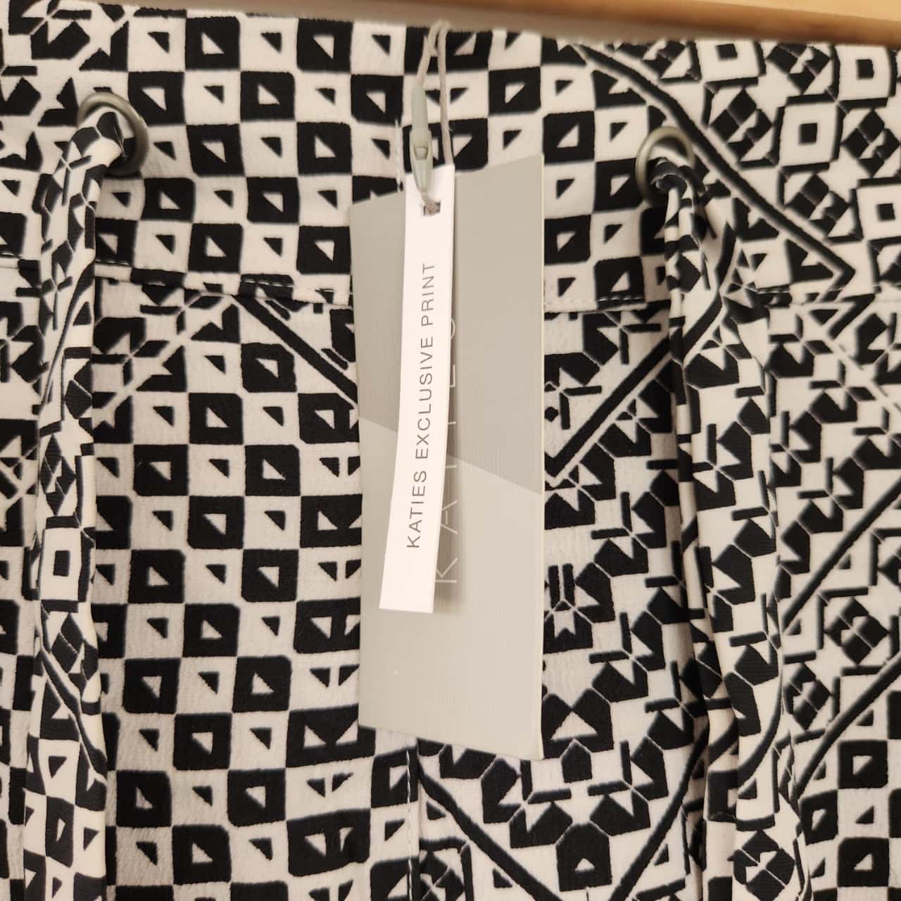 Katies Black White Pattern Pants Size 20 / Plus Size (s)