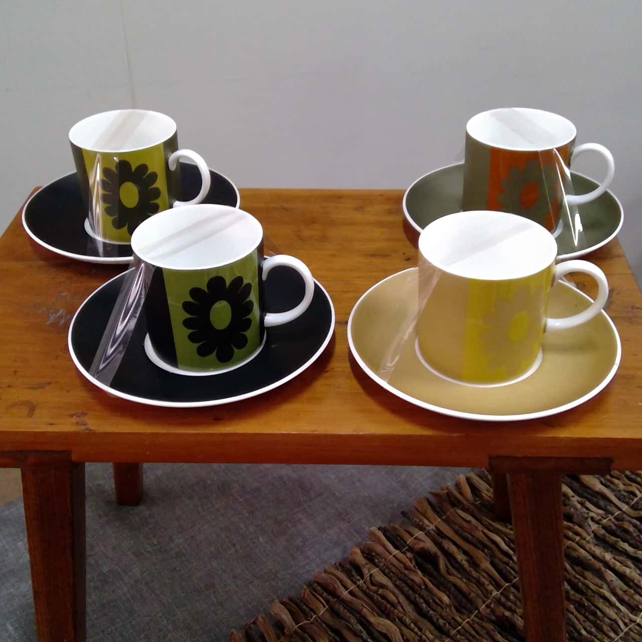 Susie Cooper Carnaby Daisy Espresso Cup and saucer x 4(s)
