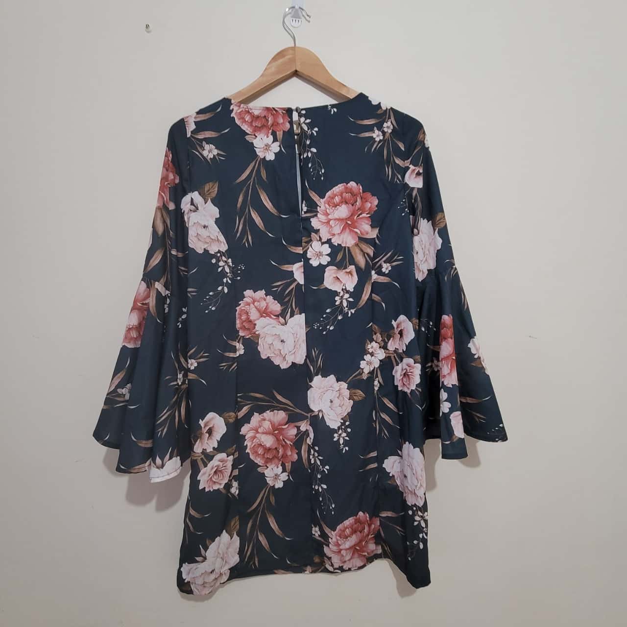 Tokito Womens Long Sleeve Dress Size 8 Green/Pink Floral(s)