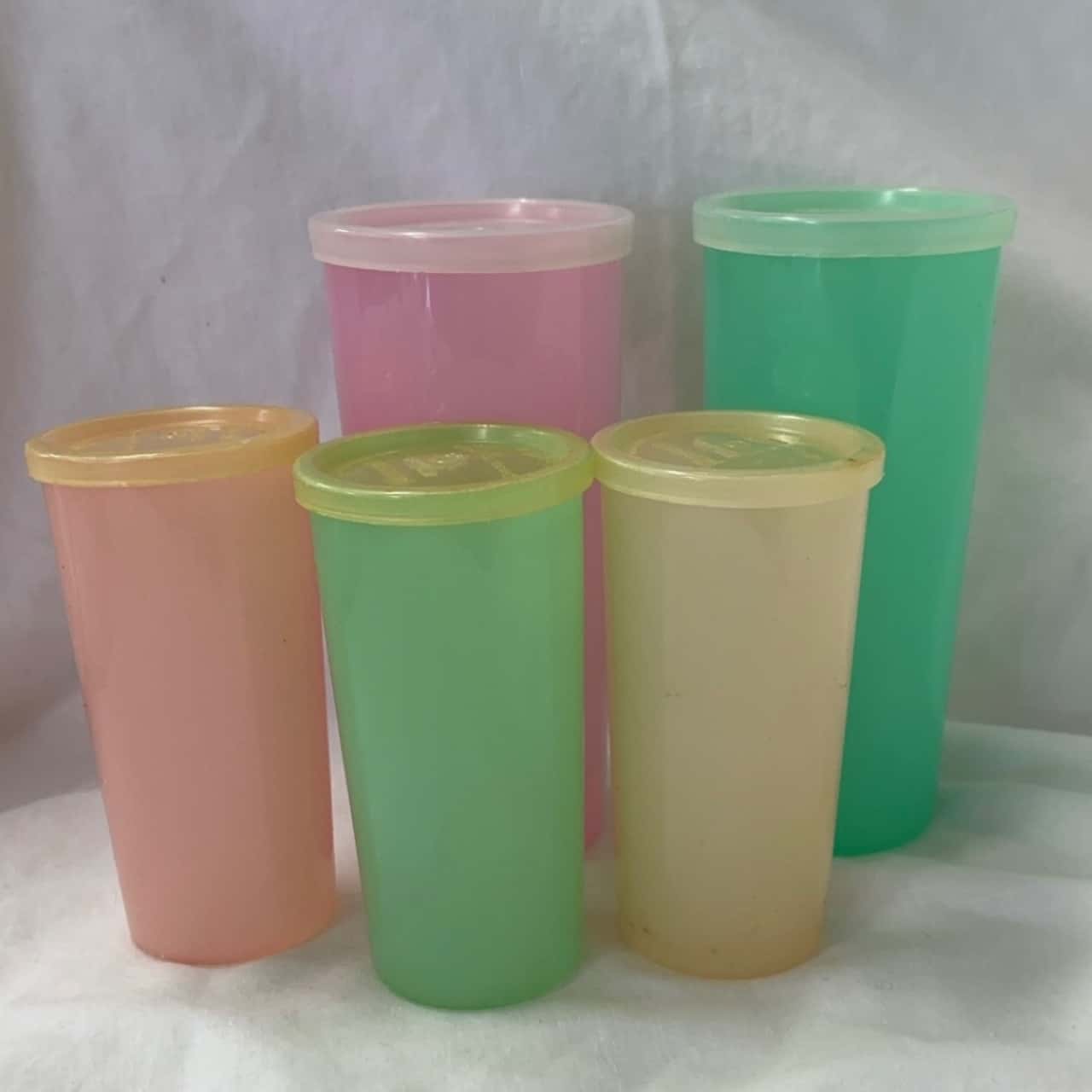 Vintage Tupperware Tumblers With Lids Set of 5