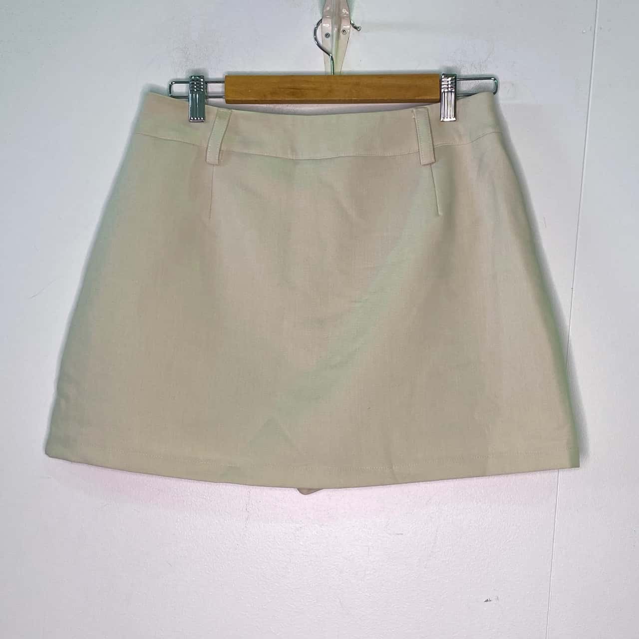 Dissh Womens Size 12 Skort Beige (s)