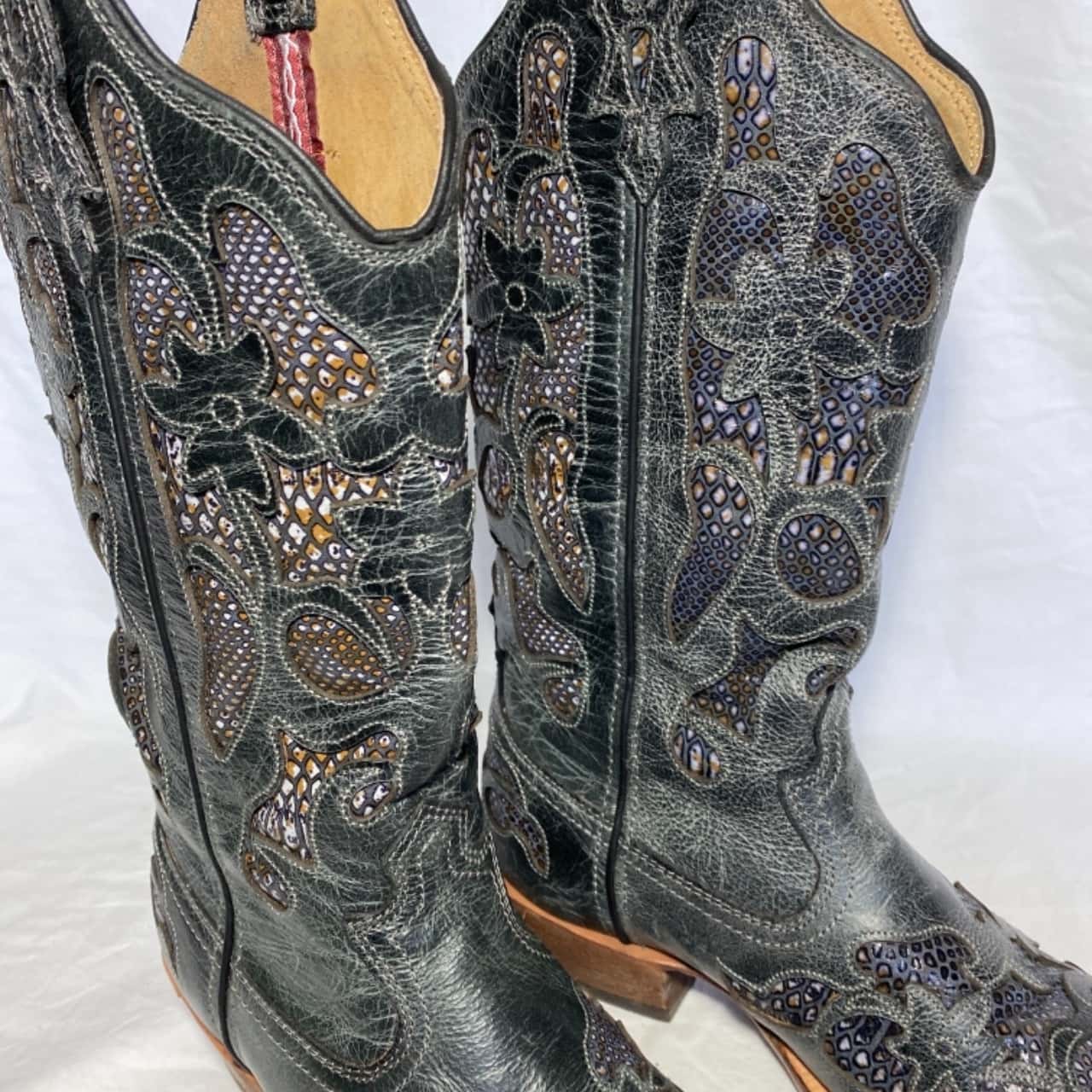 Vintage Corral Cowboy Boots(s)
