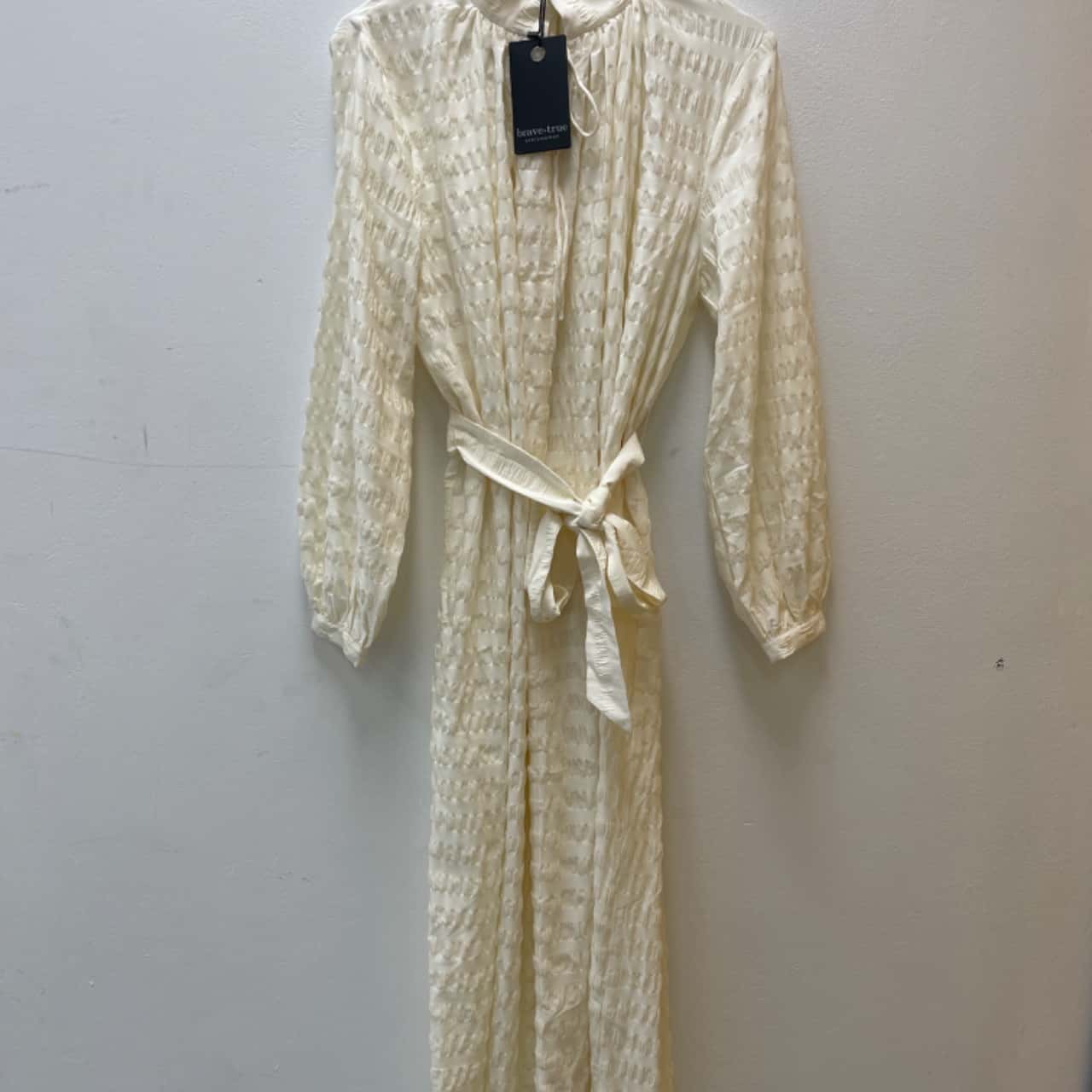 Brave + True Womens Size L Long Sleeve Cream (s)