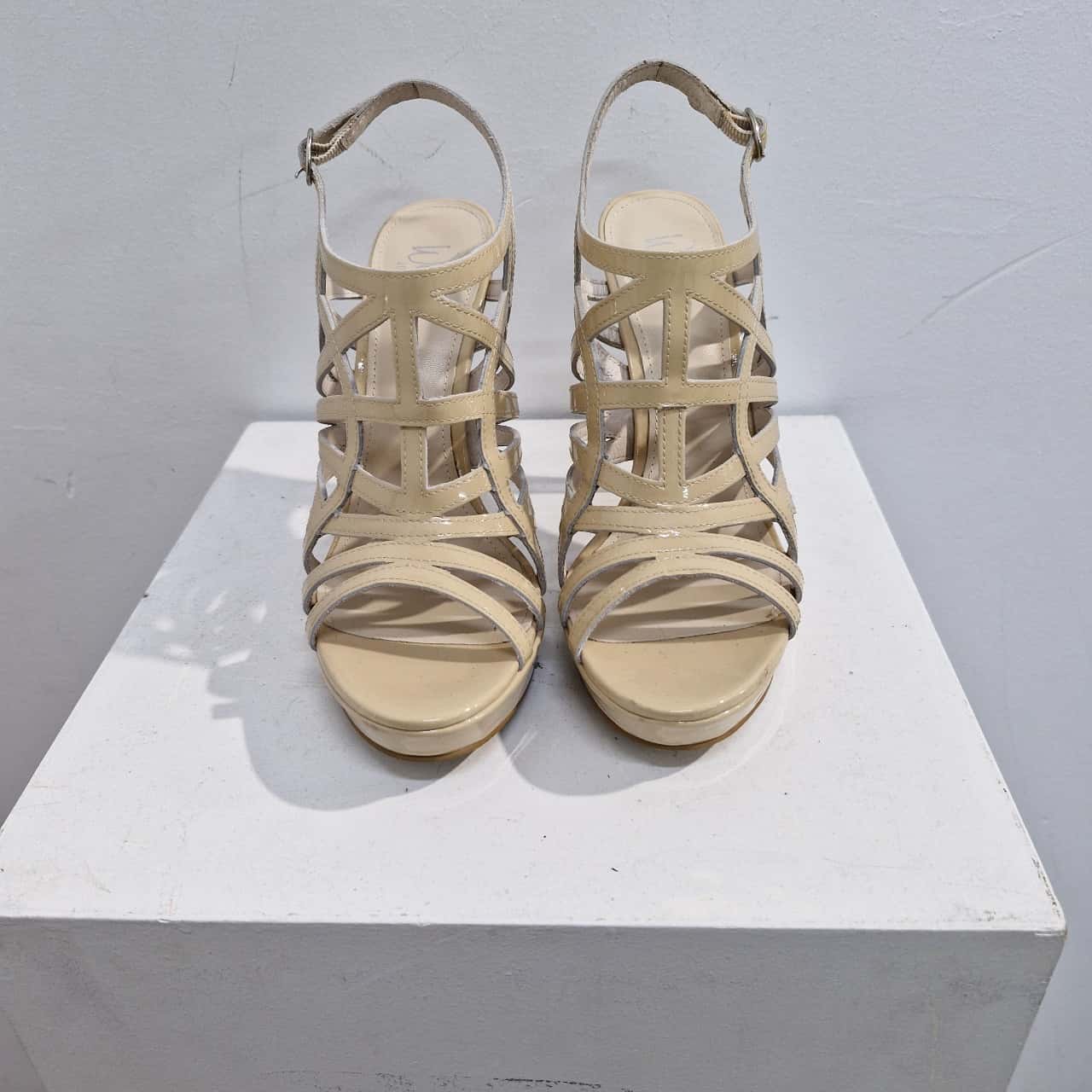 Wittner Womens Size 38 Cream