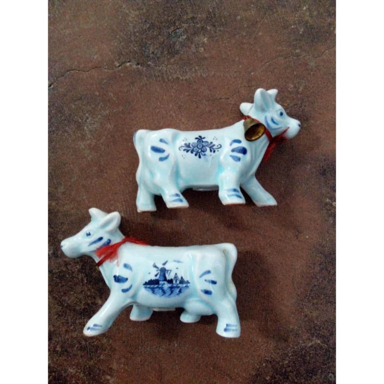 Vintage Delfts Salt & Pepper Cow Set