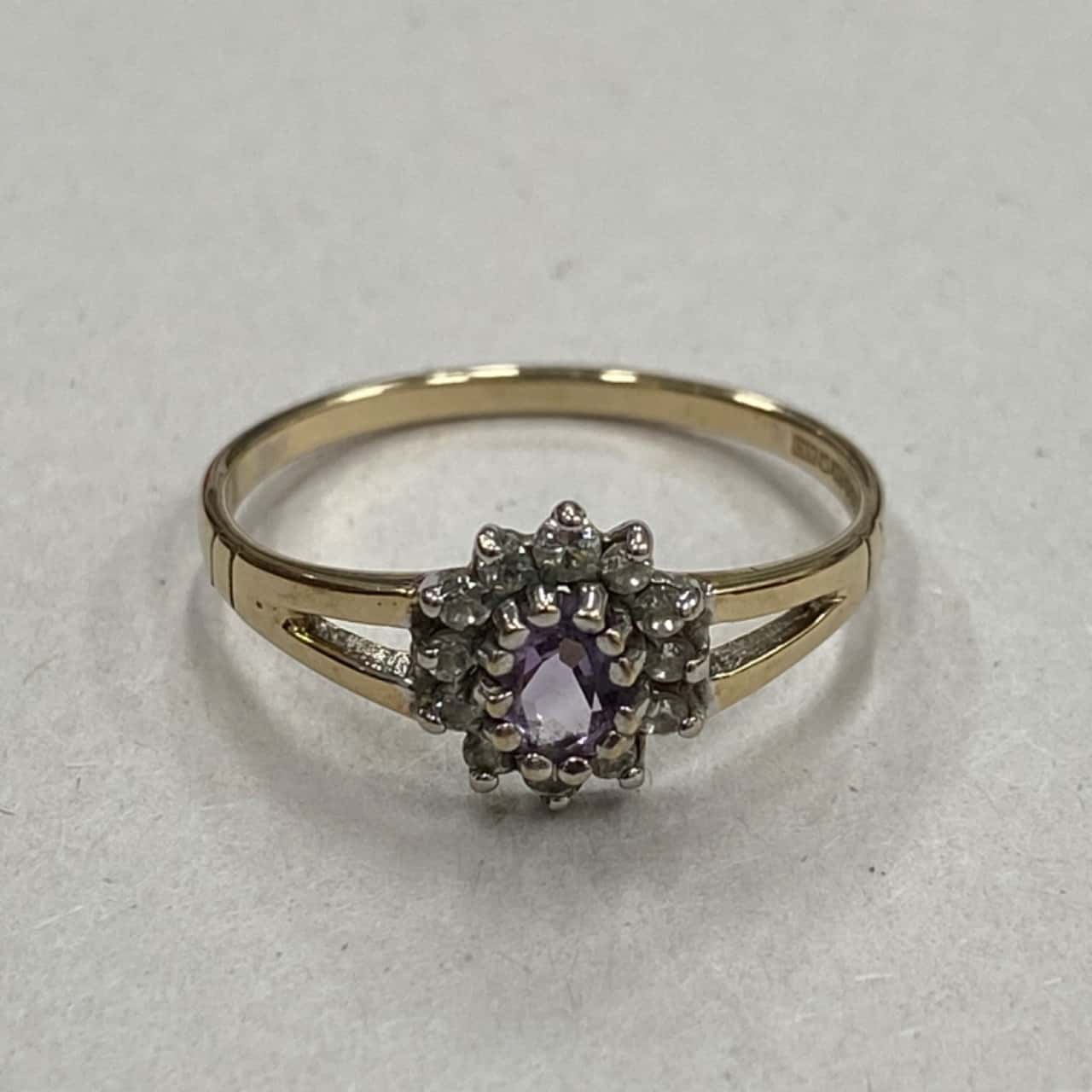 9ct (375) Gold Ring with Amethyst & CZ Stone(s)