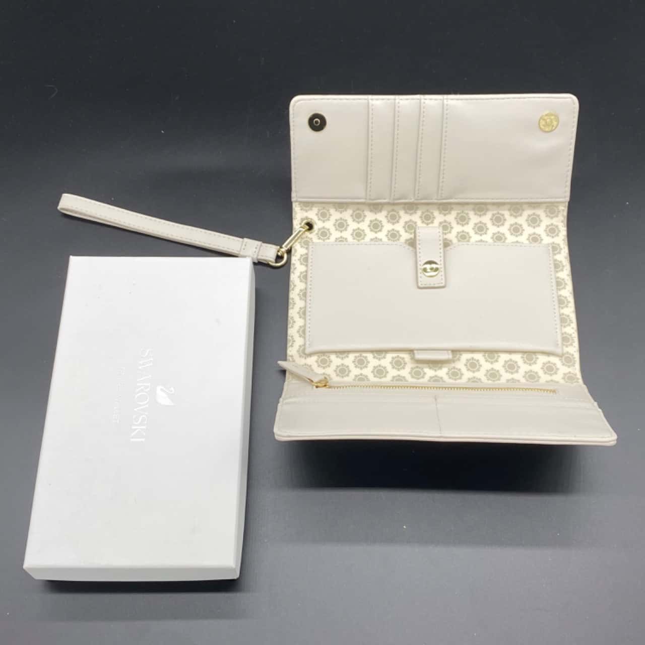 Swarovski Womens Cream Travel Wallet BNWT(s)