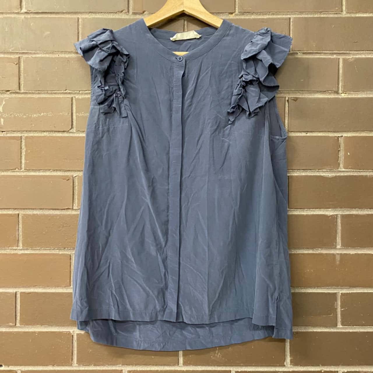 Cable Melbourne Womens Size L Grey Silk Sleeveless Blouse