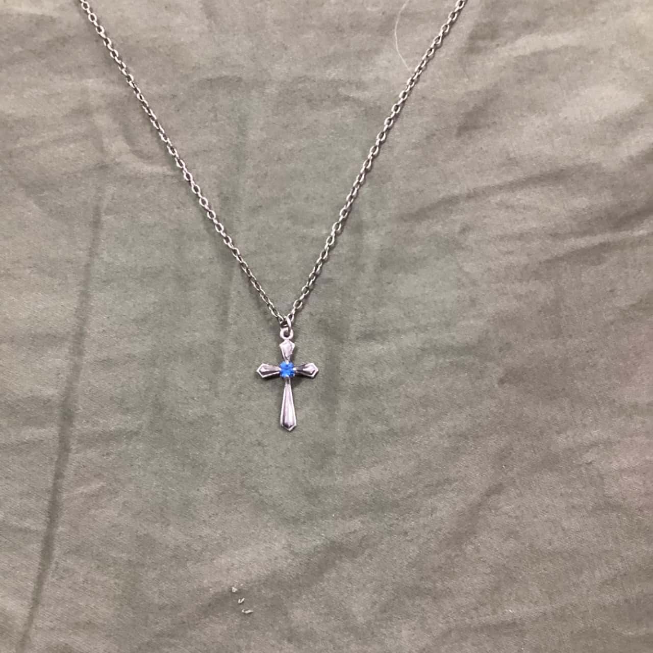 Chain and crucifix pendant Angus andD Coote (jb)(s)
