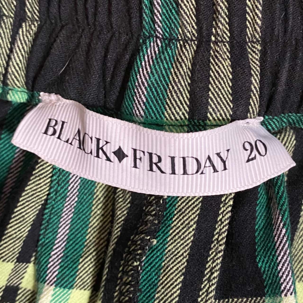 Black Friday Women’s Checked / Green Shorts (s)