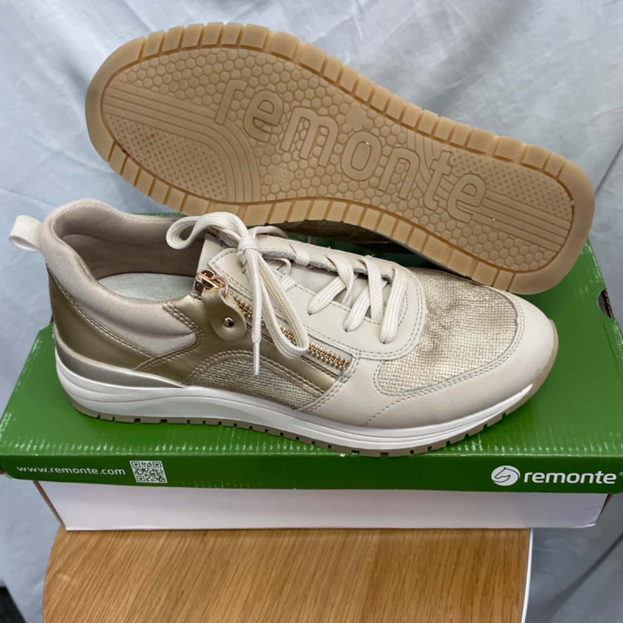 Remonte Womens Size 38 Beige