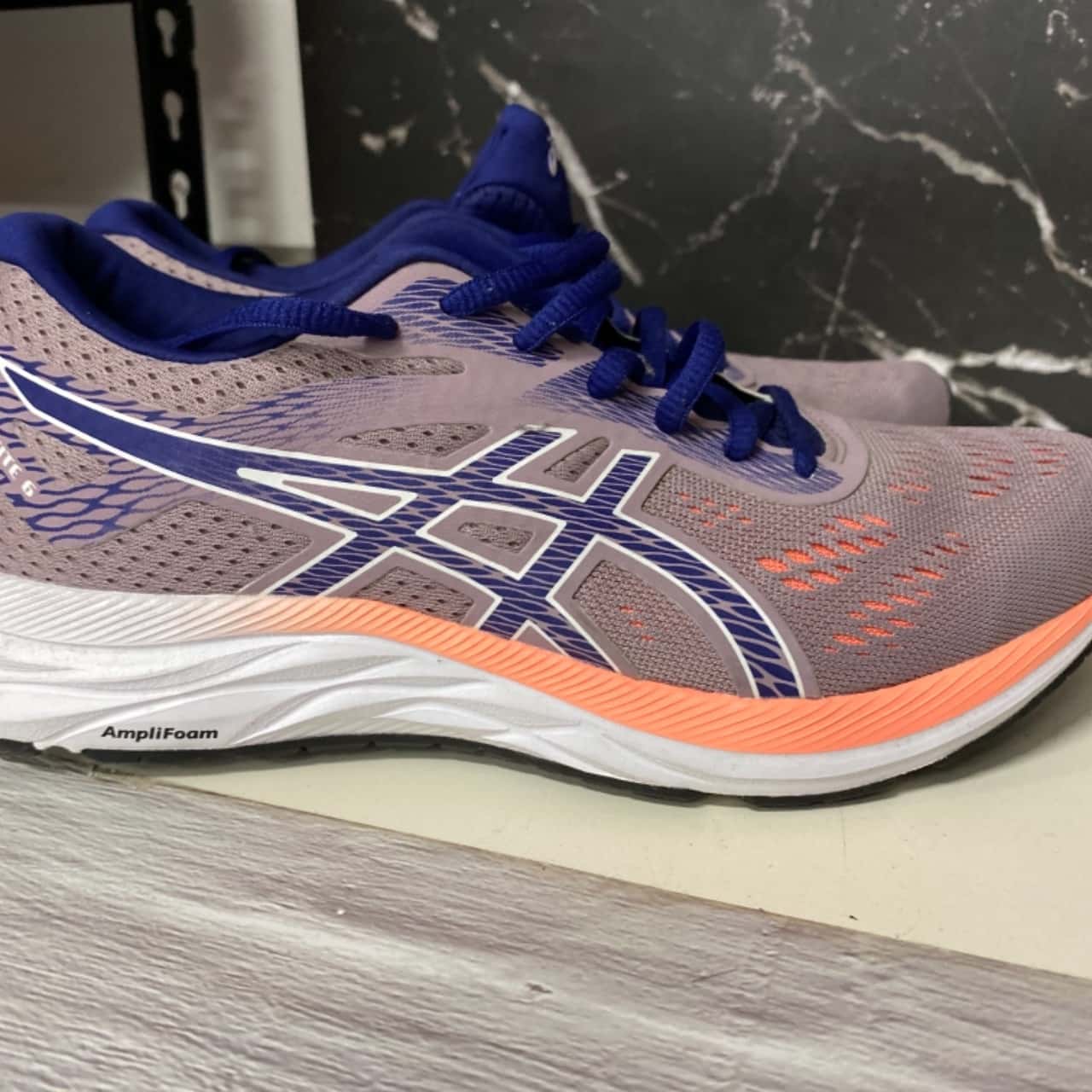 aasics gel Size 7 sneakers (s)