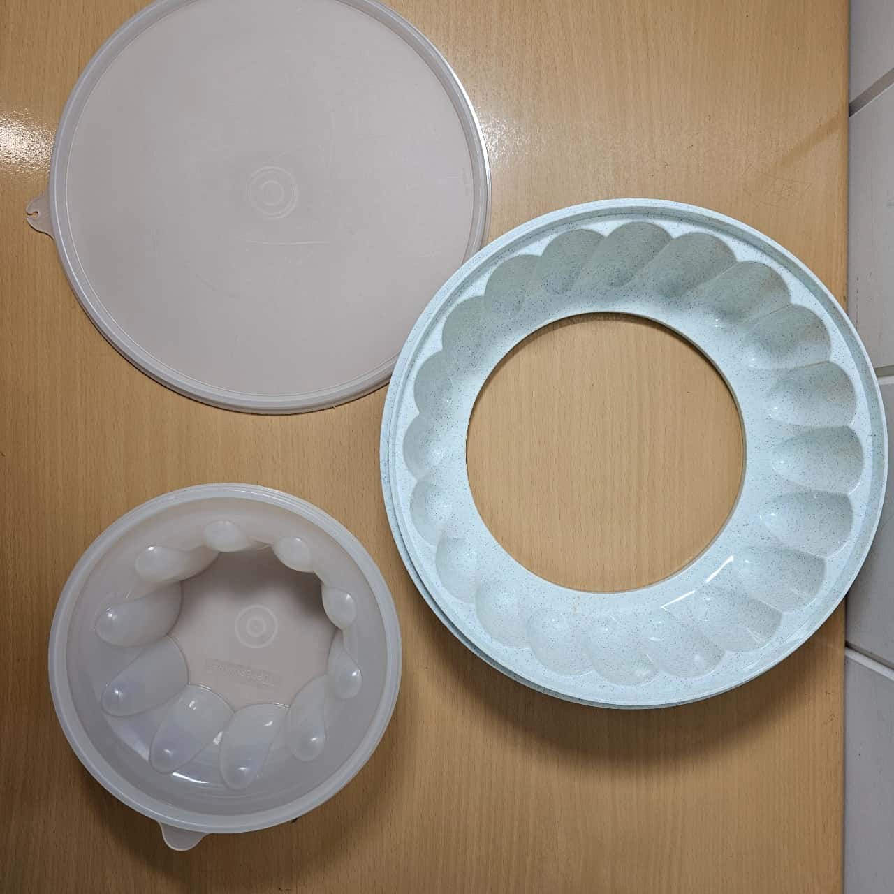 Tupperware Large Gray Speckled Jello Mold Jel N Serve 3 Piece Set(s)