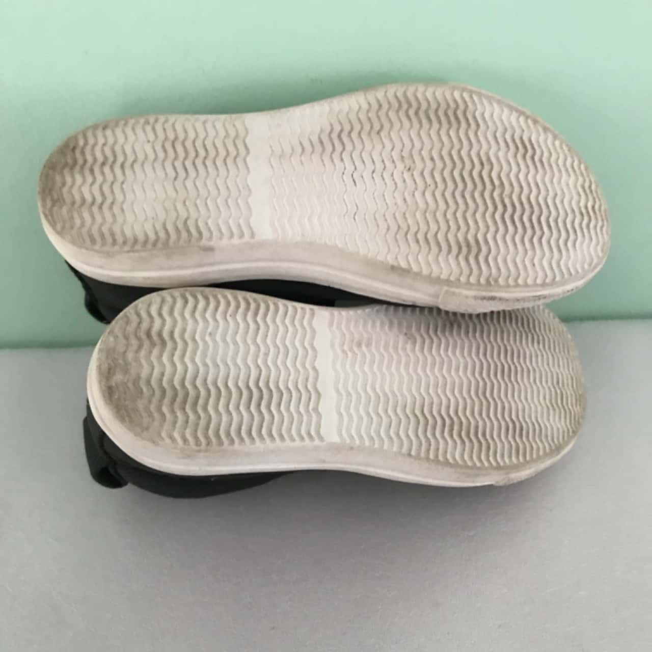 Seed Heritage Kids Size 25 Shoes Black with Side Zippers for easy on/off