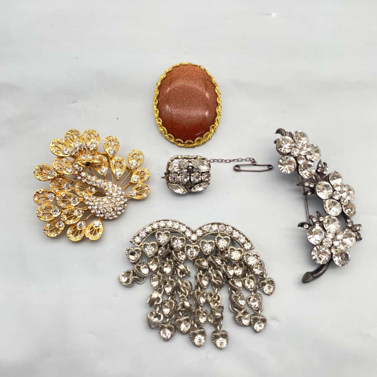 5 Vintage Fashion Dress Costume Jewellery Brooches(s) - Used Very Good ...