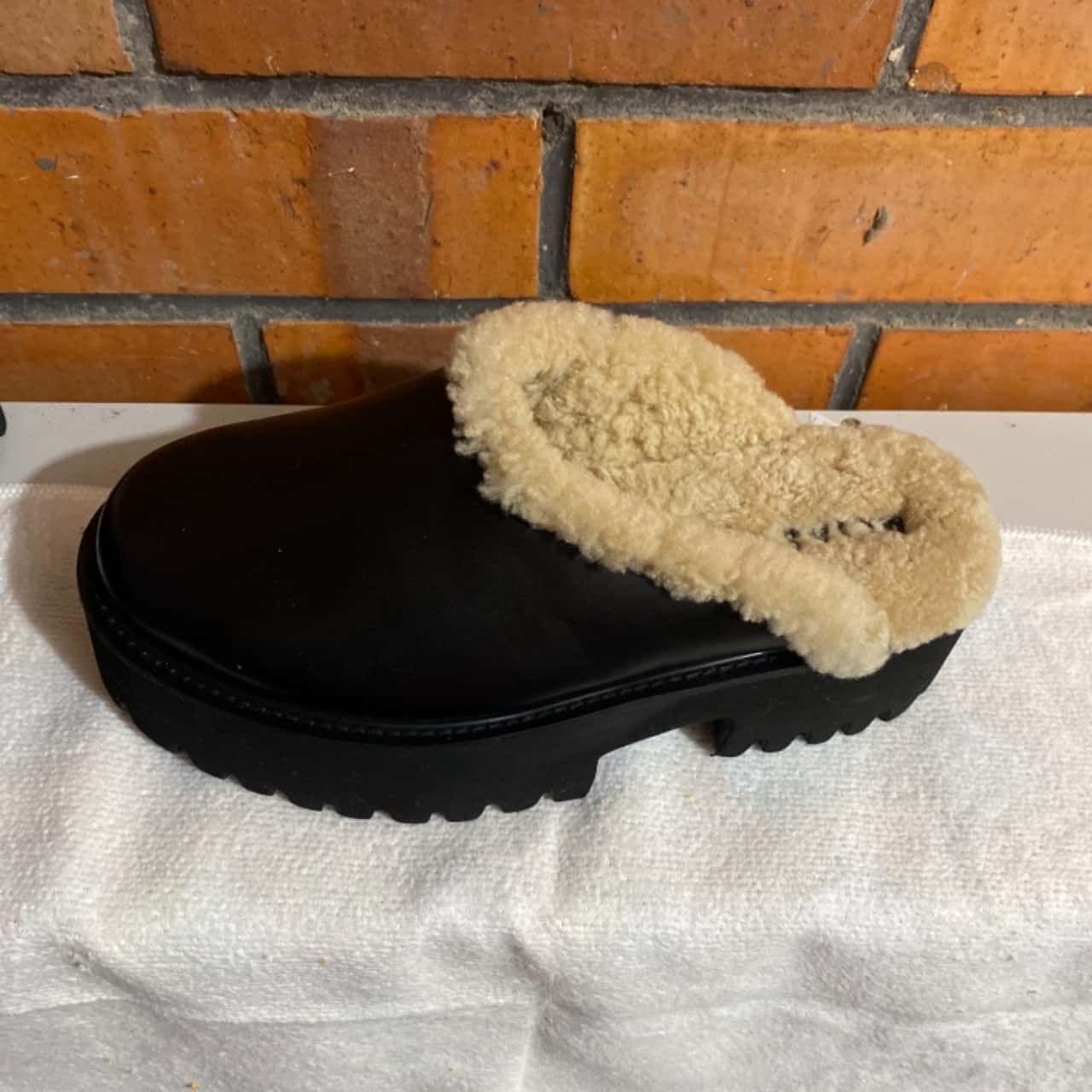 ALIAS MAE Womens Cloc Shearling Slide in Shoes(s)