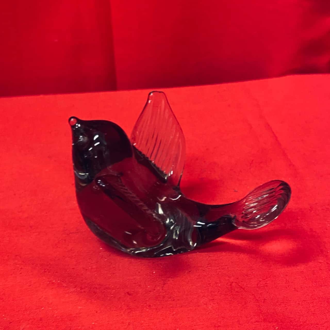 Gorgeous smokey glass bird.